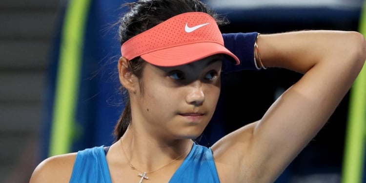 WATCH: "Nothing wrong with what she’s doing" Emma Raducanu's latest ...