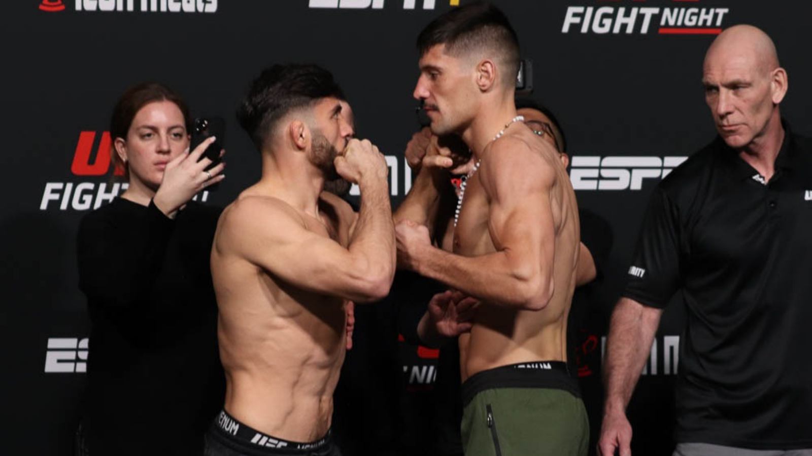 UFC Vegas 49: Arman Tsarukyan finishes Joel Alvarez in a bloodbath of fight