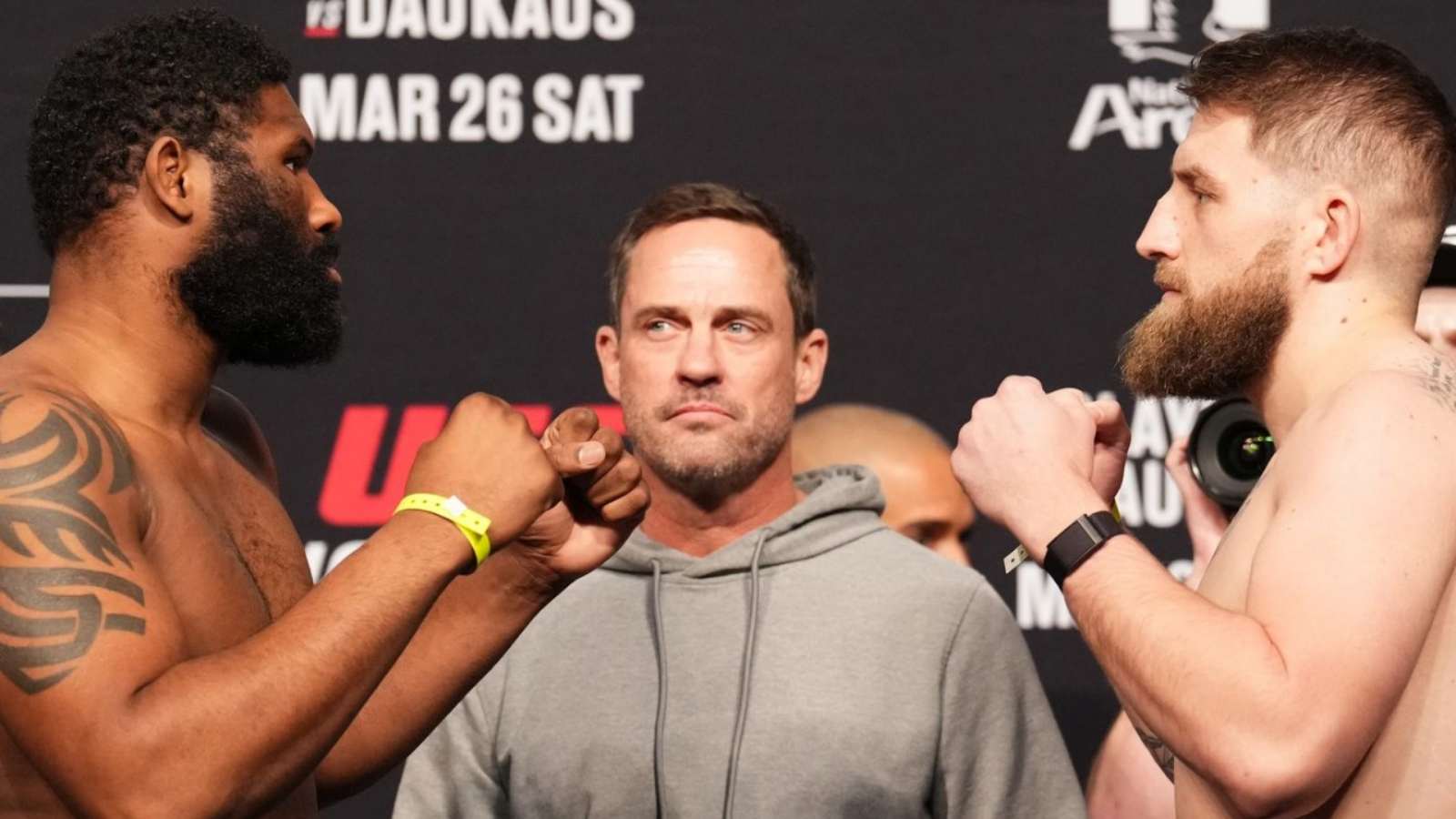 UFC Columbus (main event): Curtis Blaydes scorches Chris Daukaus to end ...