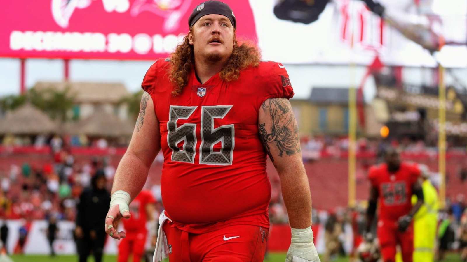 Ryan Jensen agrees on contract extension immediately after Tom Brady's ...