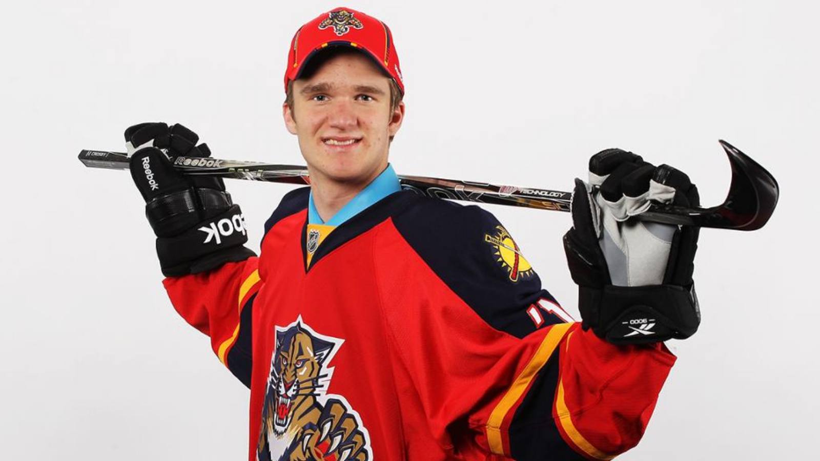 Jonathan Huberdeau Net Worth, Career, Girlfriend, Family, and more ...
