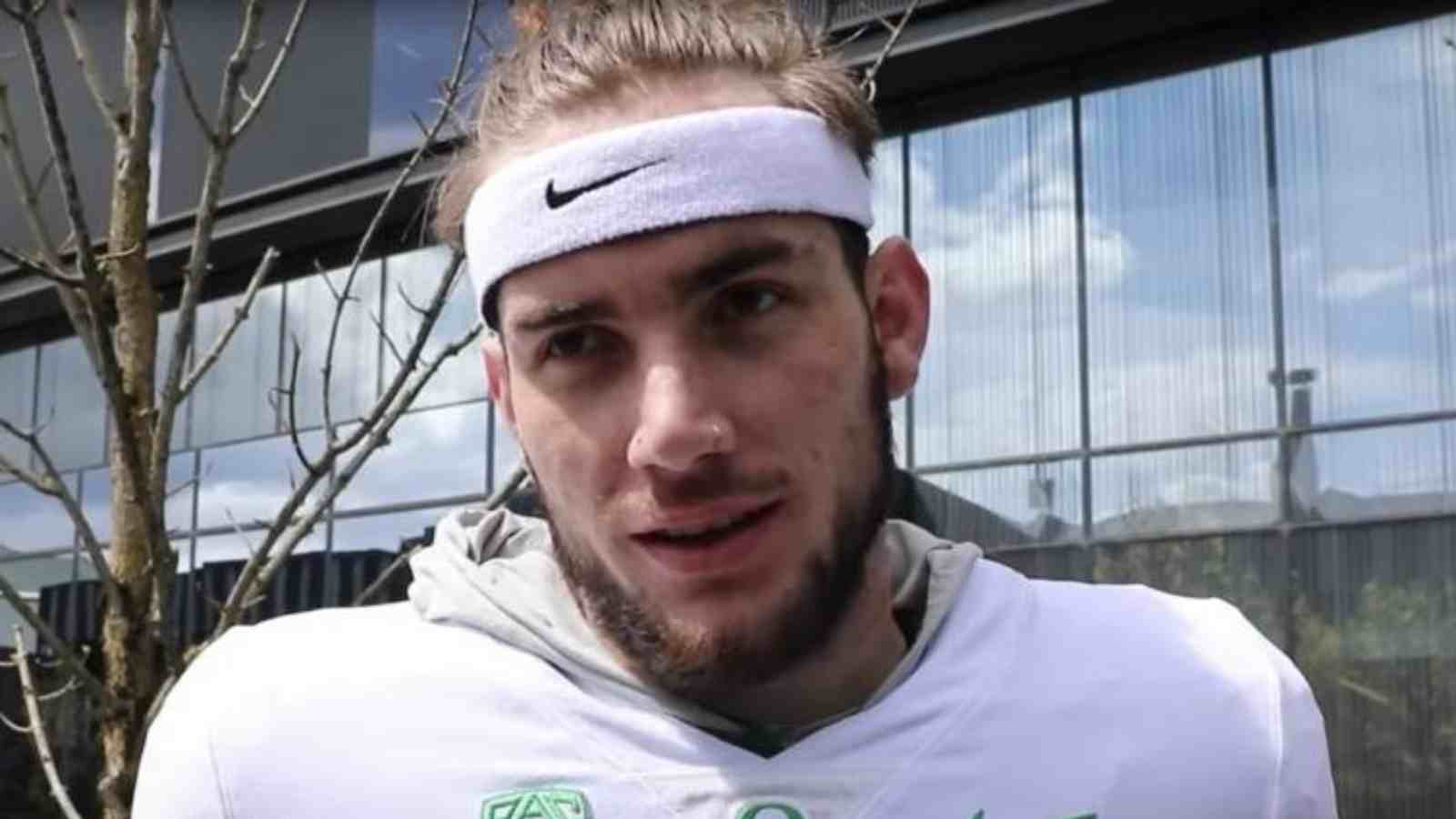 "Heartbreaking, Forever a Duck": Football fans mourn the untimely death ...