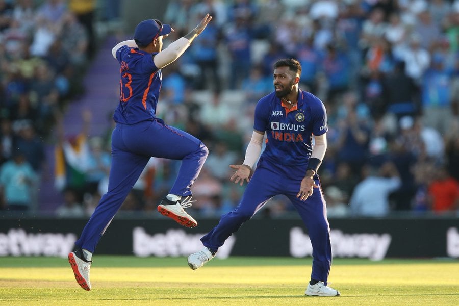 "PAPA PANDYA SUPREMACY"- Hardik Pandya shines with bat and ball as ...