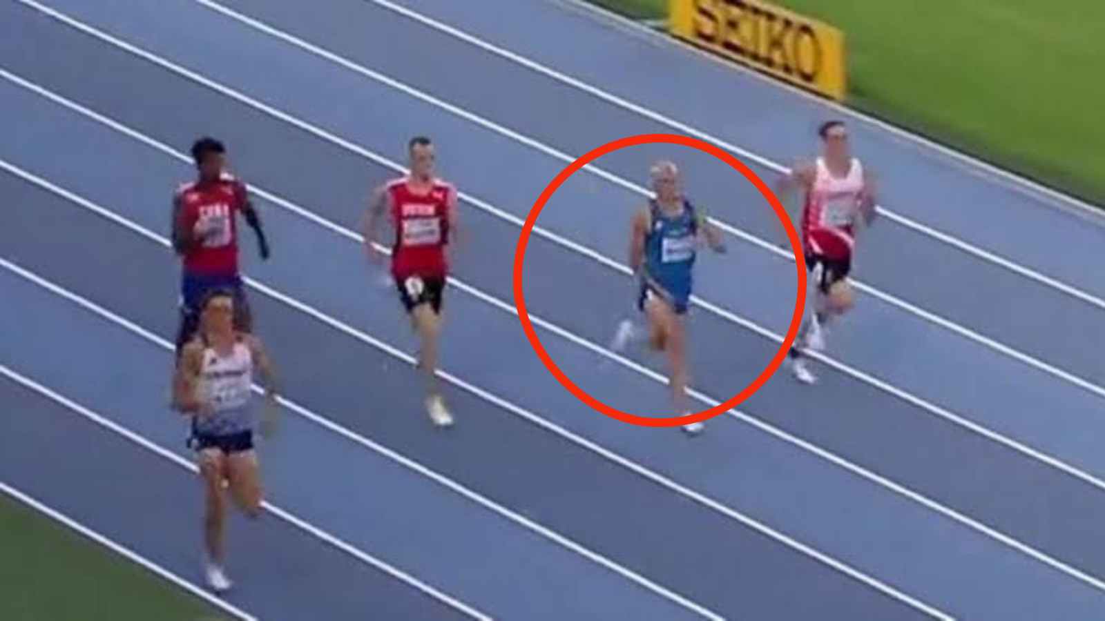 WATCH: "Rather 'unwelcome' visitor": Alberto Nonino's 400m race in shambles after loose fitting ...