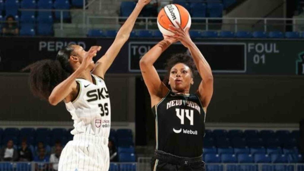 “Nah I am here for the food” Young boy attending his first WNBA game ...
