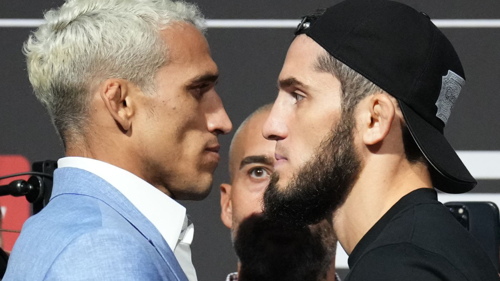 INTENSE! Charles Oliveira and Islam Makhachev stare into each other's ...