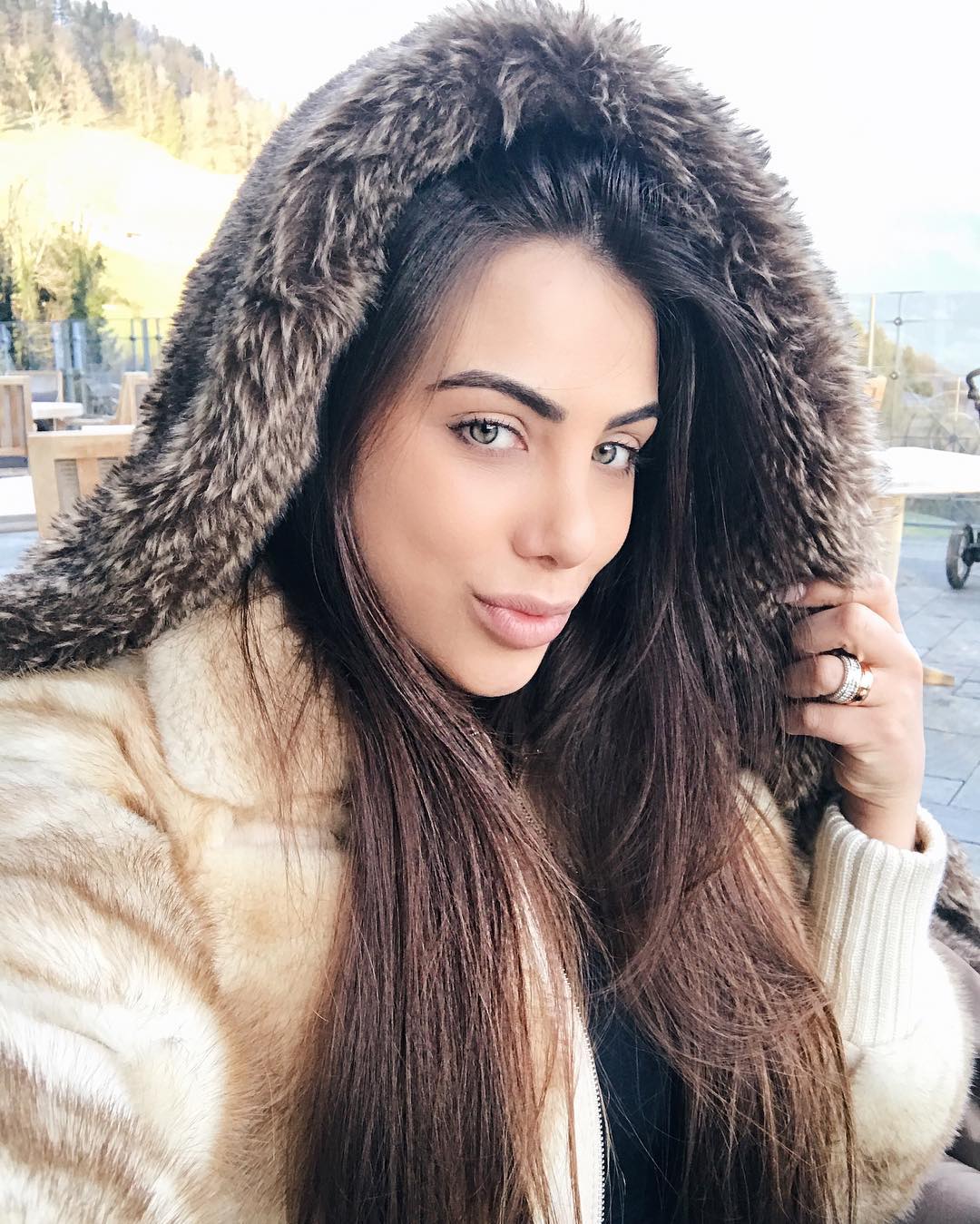 Who is Douglas costa’s wife Nathalia Felix ? ALL YOU NEED to know about ...