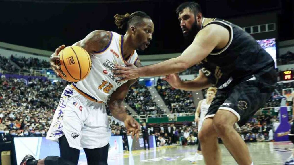 “I never back down from anybody on court,” 7’5 tall Sim Bhullar gets ...