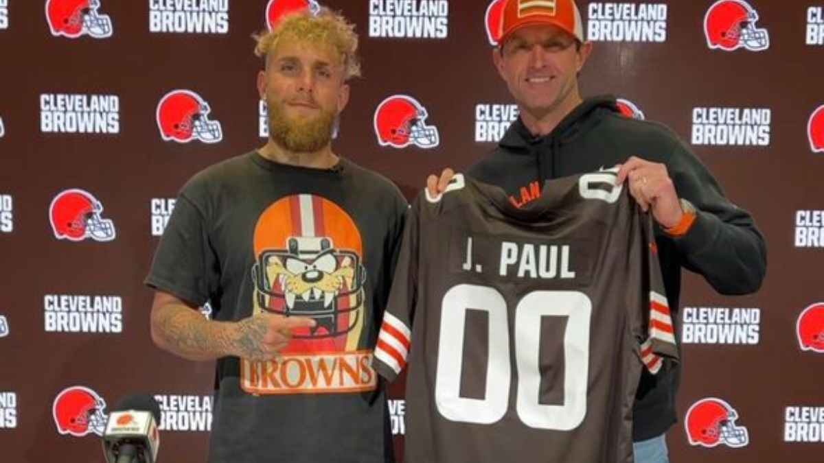 “Water boy” - Social media ERUPTS as Jake Paul signs mysterious new ...