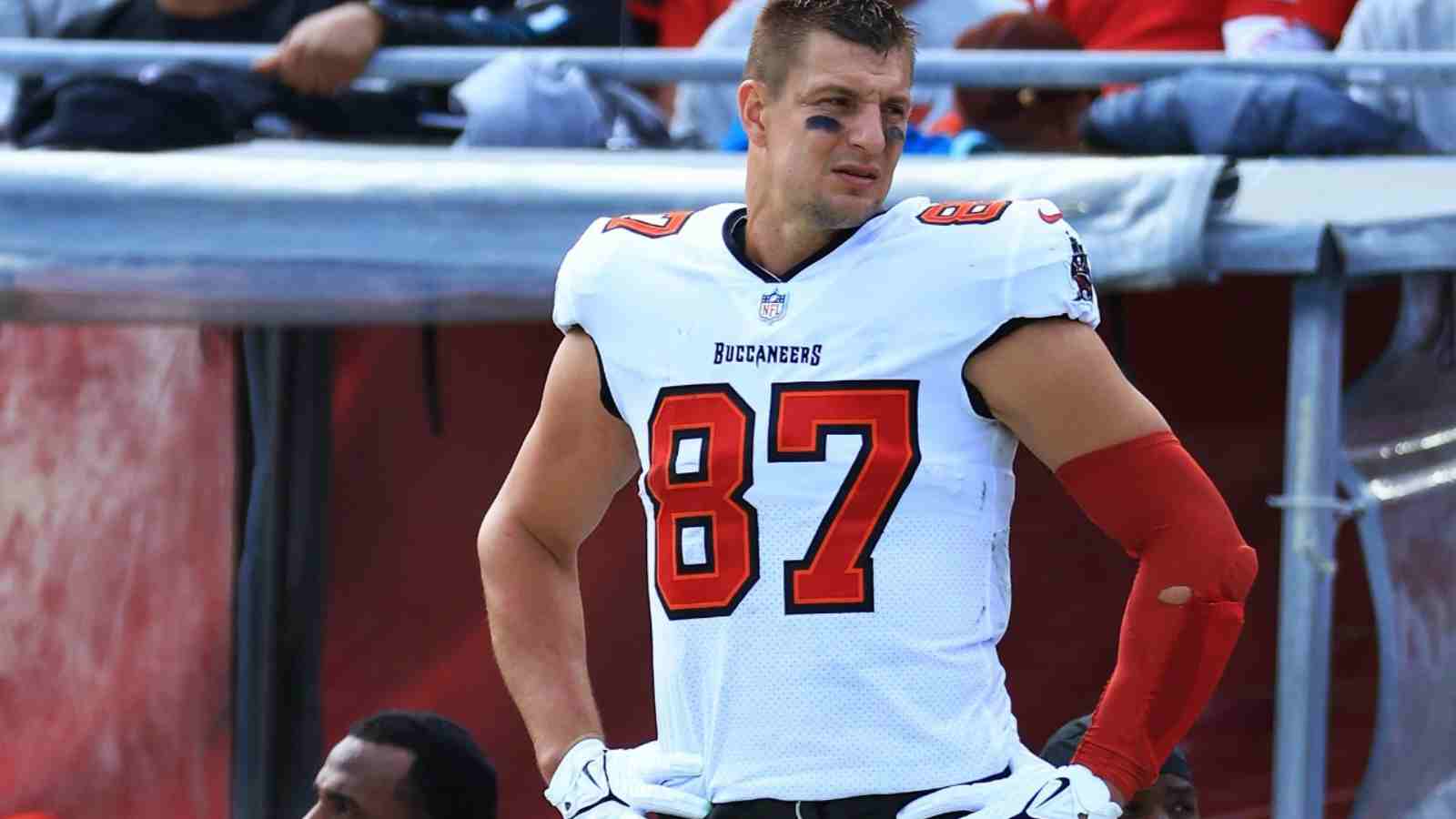 "You never know," Rob Gronkowski teases comeback as TE reaches out to ...