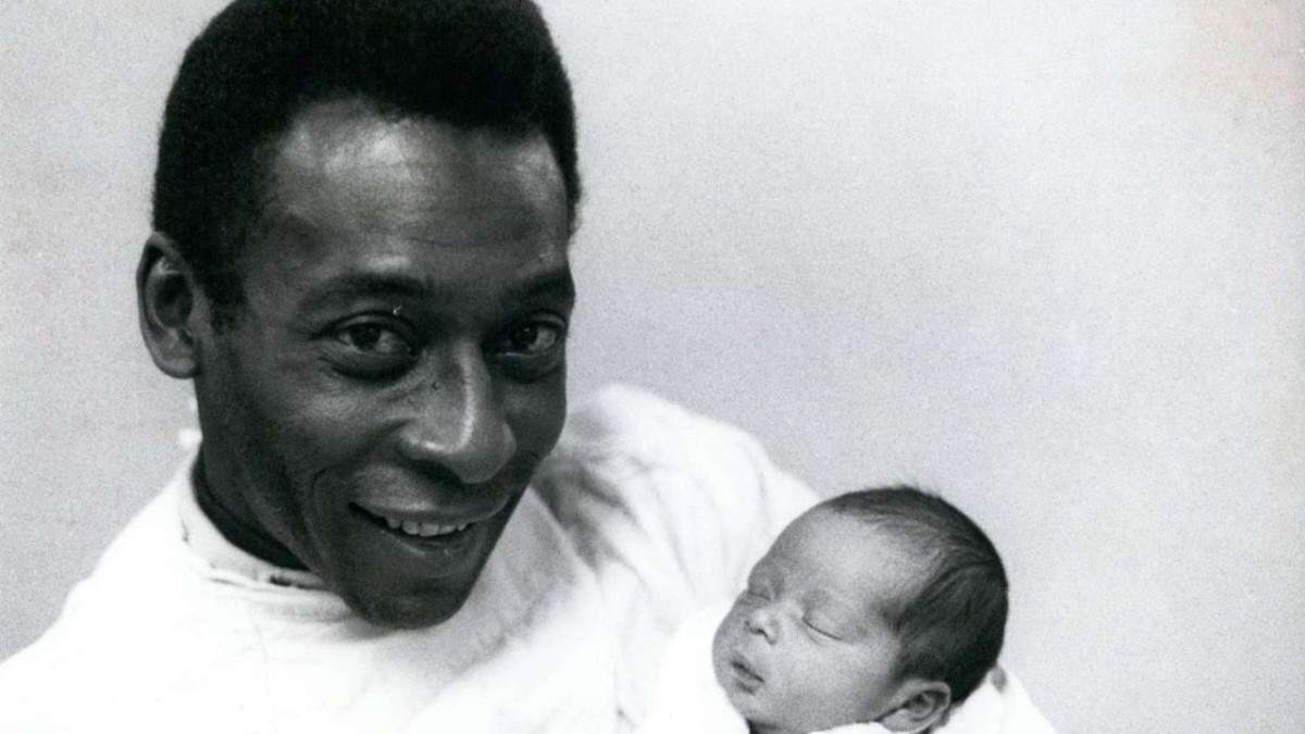 How many children does Pele have and where are they now?