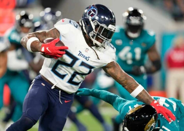 WATCH: "5th best stiff arm of all time" - Social media goes BERSERK as ...