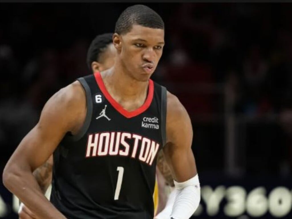 WATCH: Jabari Smith Jr commits "rookie on rookie crime" against Keegan ...