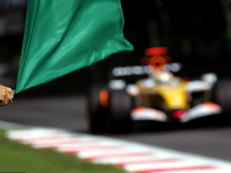 What do all the flags mean in Formula 1? - FirstSportz