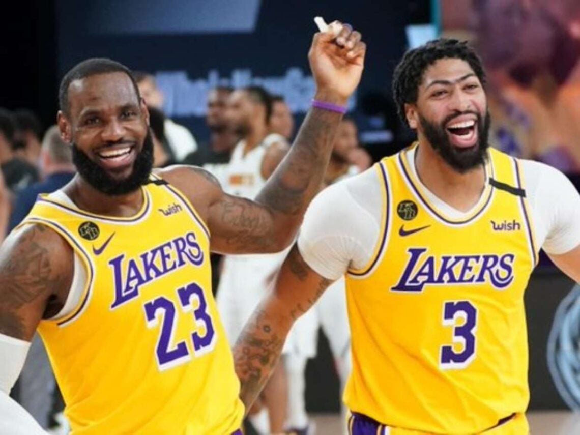 Anthony Davis breaks silence on why he didn't celebrate LeBron James' all-time scoring record ...