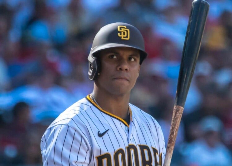 San Diego Padres outfielder Juan Soto struggles with a catch in the ...