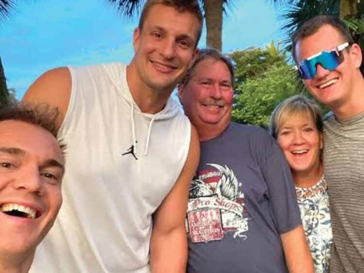 Who are Rob Gronkowski's parents, Gordon Gronkowski and Diane Walters?
