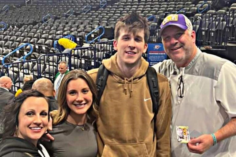 Who is Austin Reaves' girlfriend, Jenna Barber?