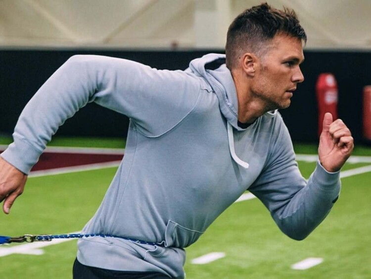 Tom Brady Exercise Schedule: Can he bench 225 lbs?