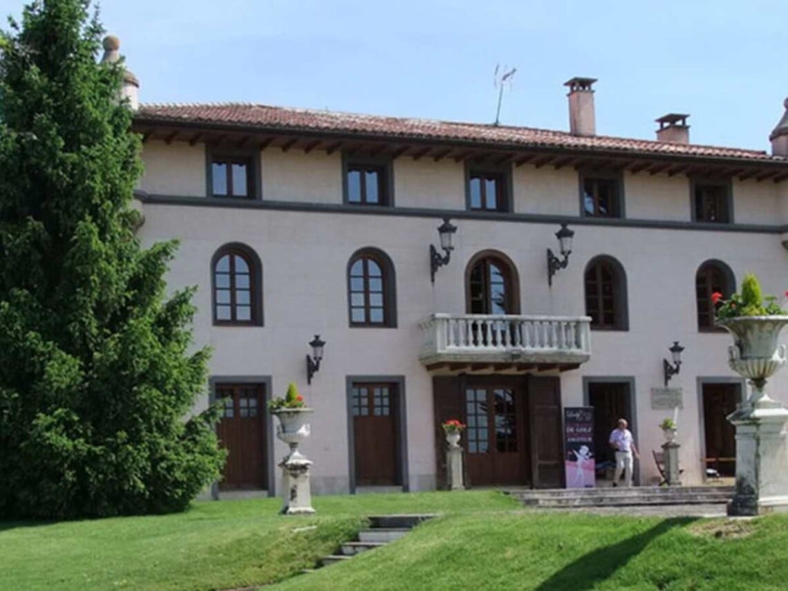 Where does Jon Rahm live? All houses owned by Jon Rahm