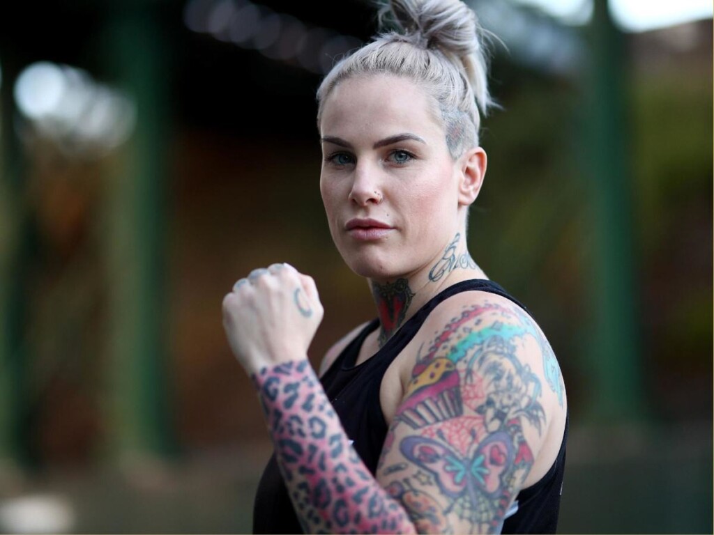 "Don't bully me, I'll c**" - 34-year-old female fighter catches fans ...
