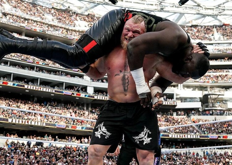 WATCH: Crowd goes bananas as Brock Lesnar delivers a massive F5 to 7 ft ...