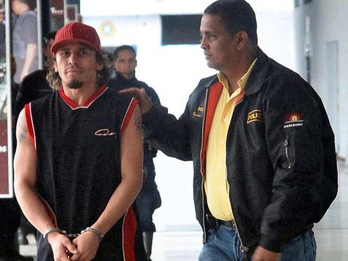 What happened to the undefeated boxing champion Edwin Valero and his wife?