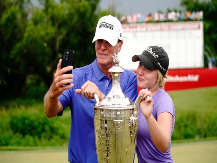 WATCH: Steve Stricker's daughter Izzi debuts as caddie for first time ...