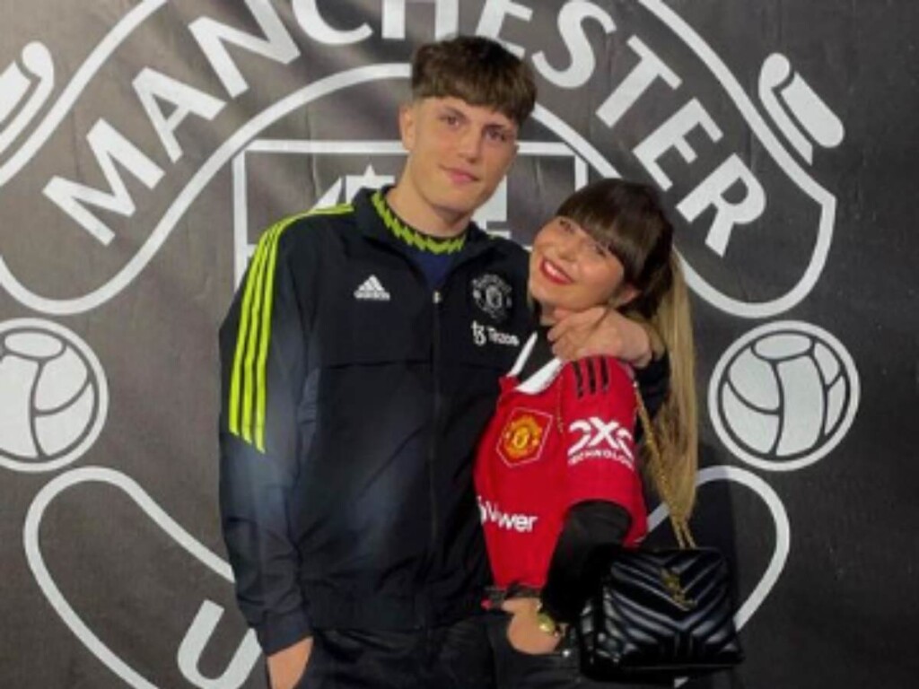 WATCH: 18-year-old Alejandro Garnacho dances in joy with girlfriend Eva ...