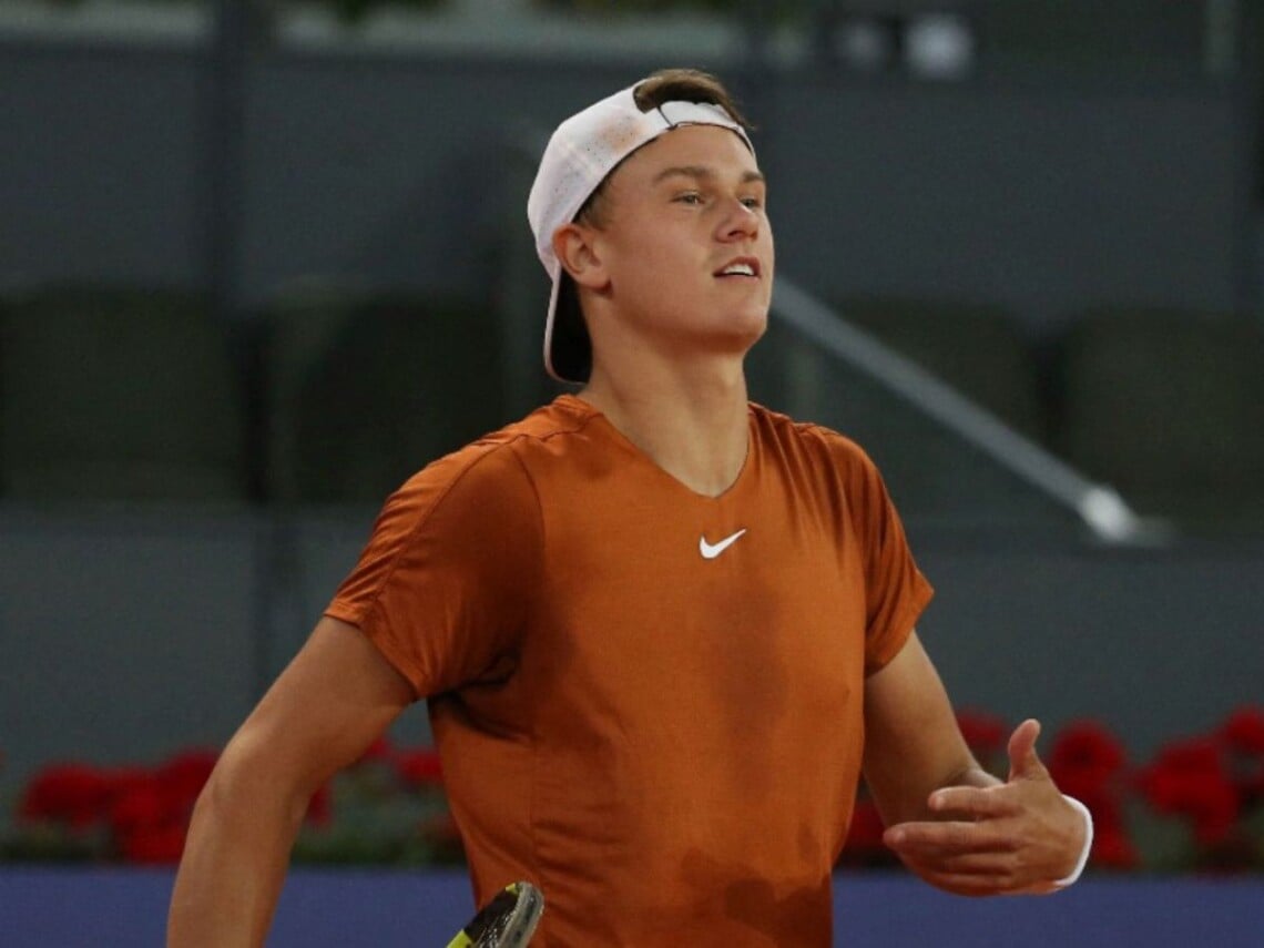 Holger Rune SAVAGELY claps back at critics questioning his behaviour ...