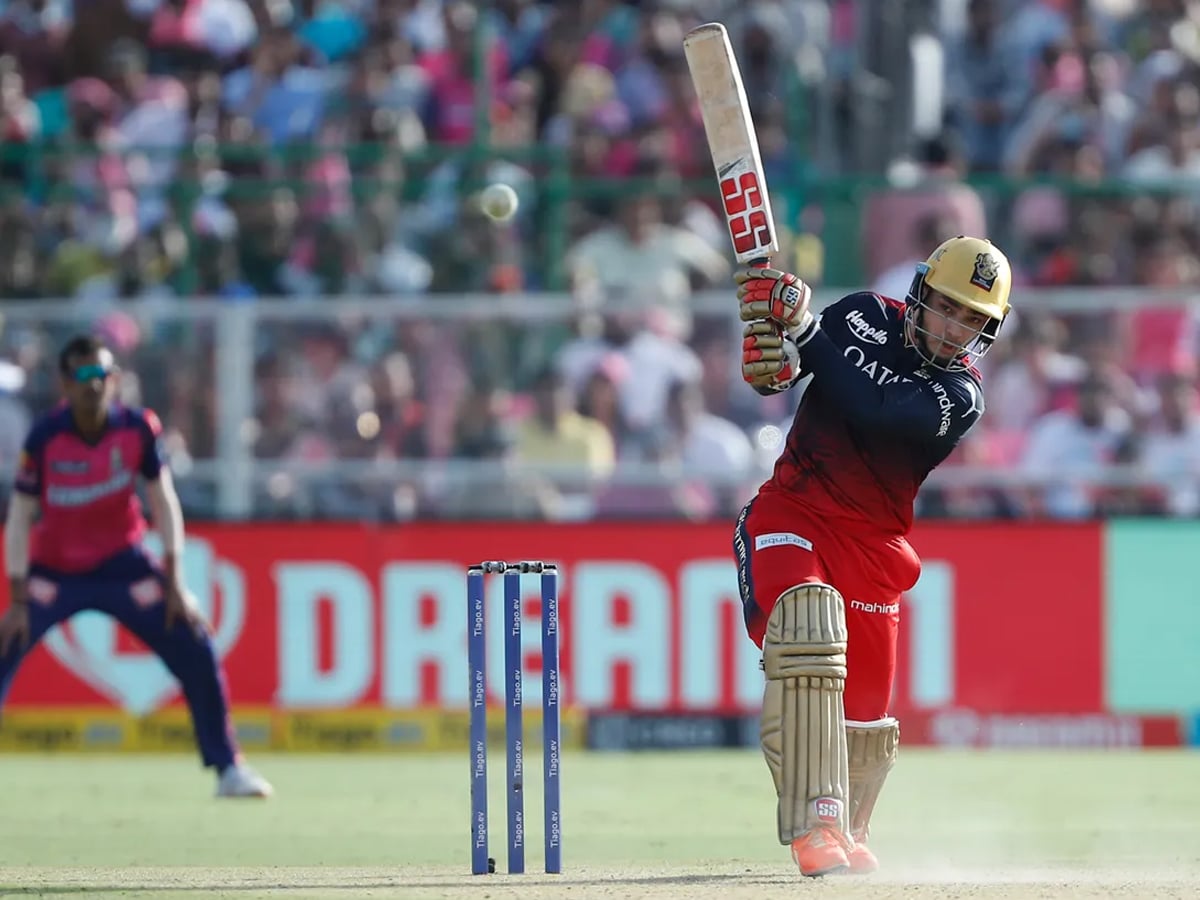 RCB’s Anuj Rawat pulls off MS Dhoni-like run out against RR RCB’s Anuj Rawat pulls off MS Dhoni-like run out against RR