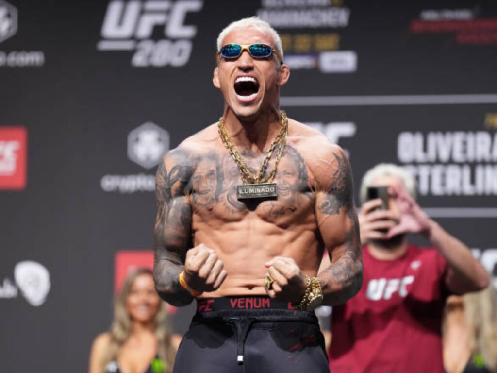 How many Submission wins does Charles Oliveira have in UFC career ...