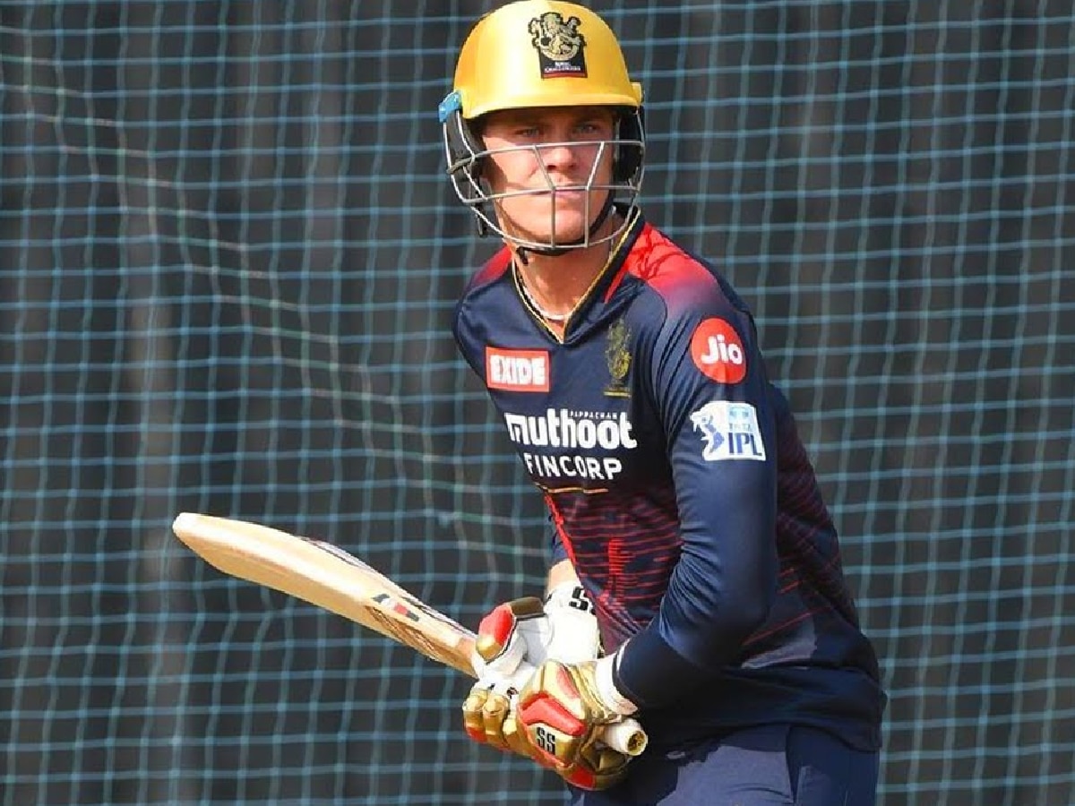 WATCH: RCB cricketer Finn Allen becomes victim of a bizarre run-out in ... WATCH: RCB cricketer Finn Allen becomes victim of a bizarre run-out in ...
