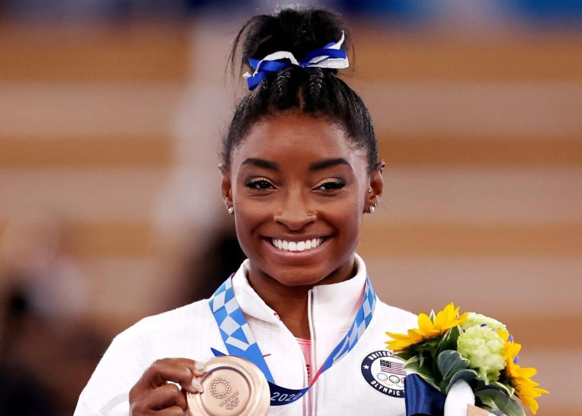 4x Olympic gold medalist Simone Biles emotionally moved by young fan ...
