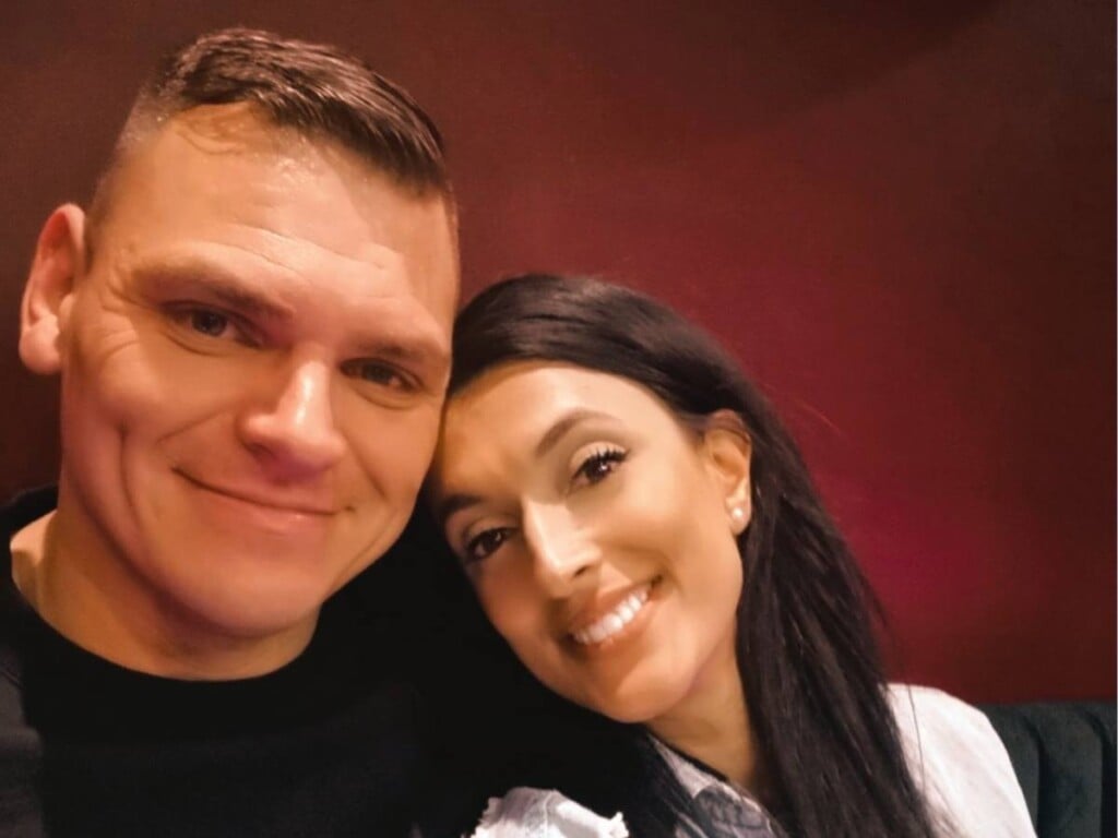 Who is Gunther's wife Jinny Sandhu?