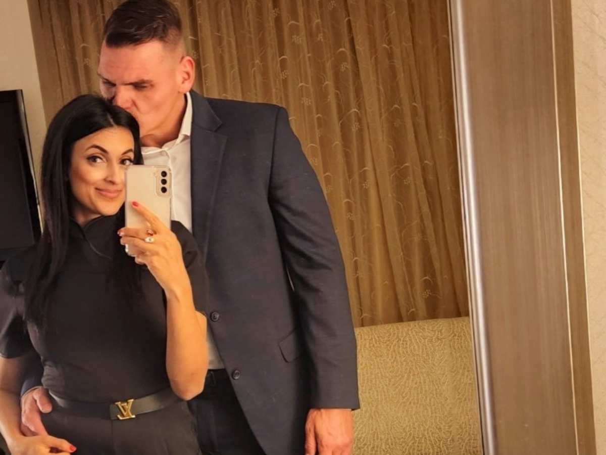 Who is Gunther's wife Jinny Sandhu?