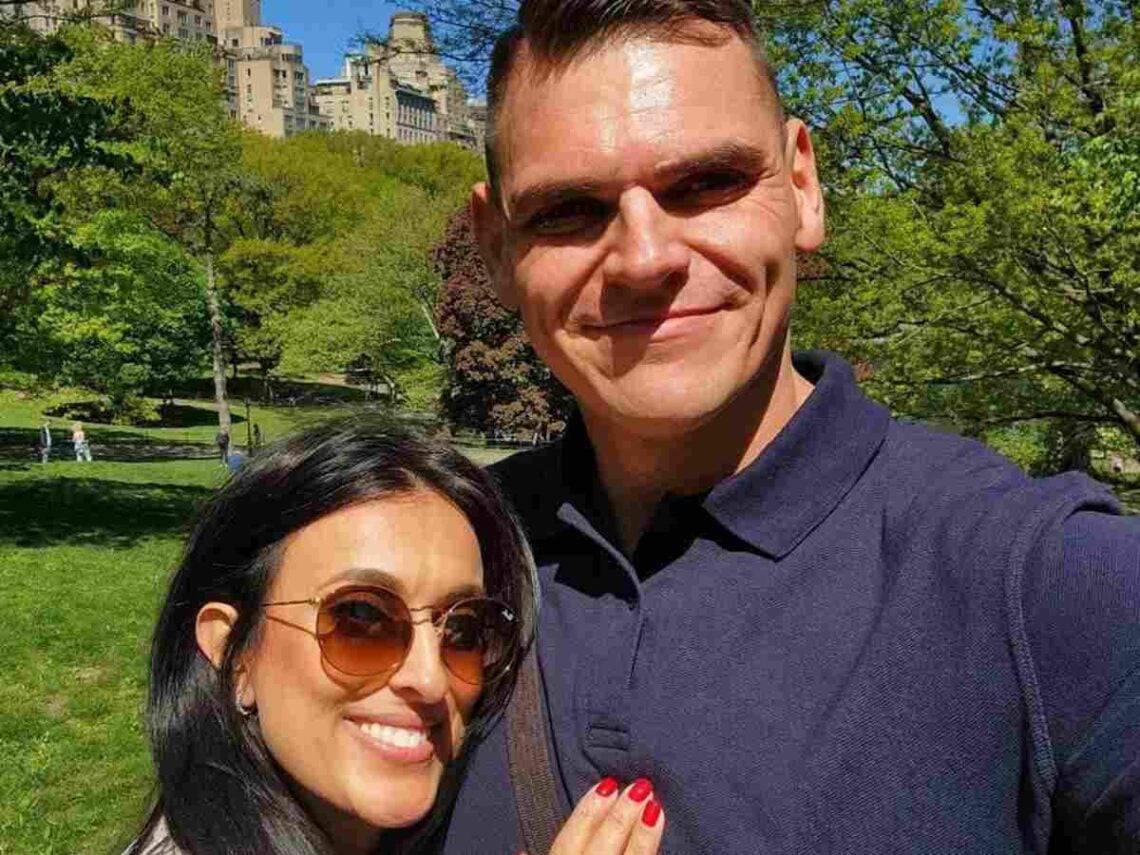 Who is Gunther's wife Jinny Sandhu?