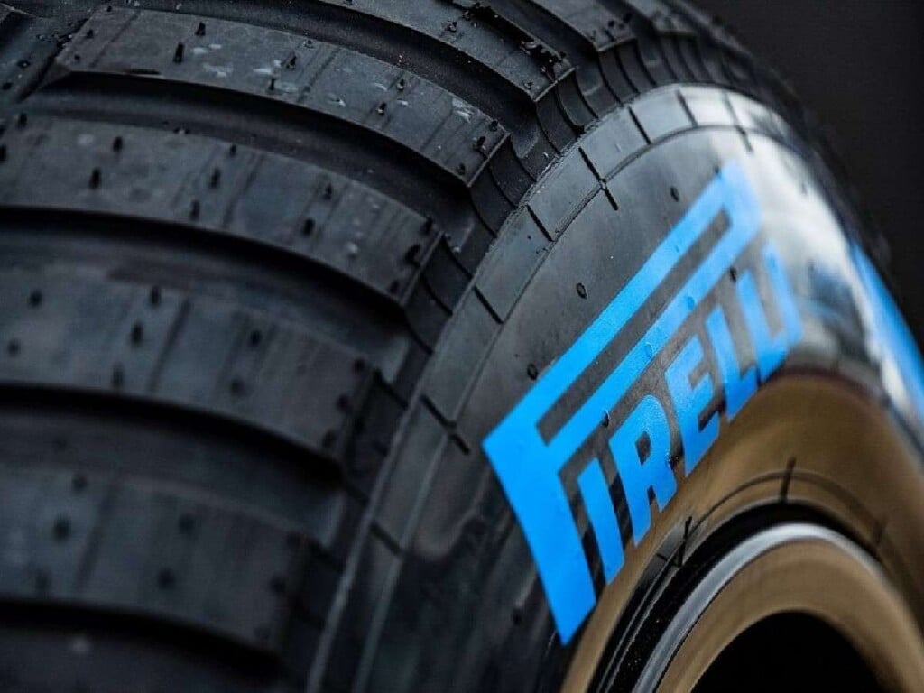 Pirelli comes up with 'super intermediate' tire to slove F1 wet weather ...