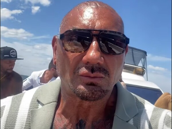 WWE legend Dave Bautista looks unrecognizable, rocking a new look while ...