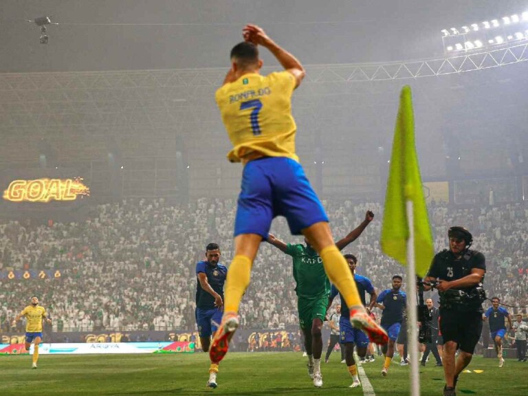 WATCH: Entire stadium magically hits Cristiano Ronaldo's iconic 'SIU ...
