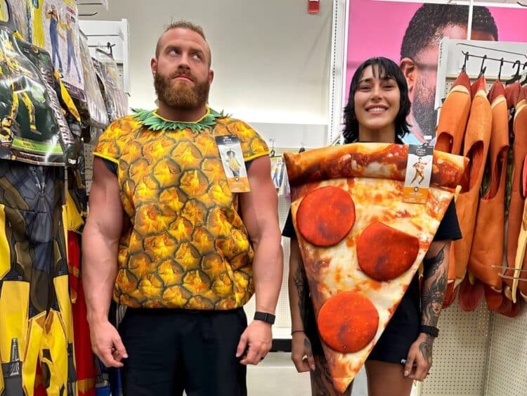 "Dom Dom is the one taking the picture?"- WWE Universe can't stop ...