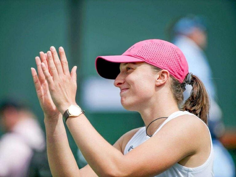 WATCH: Iga Swiatek stuns in a beautiful red dress as she stars in the new Oshee ad