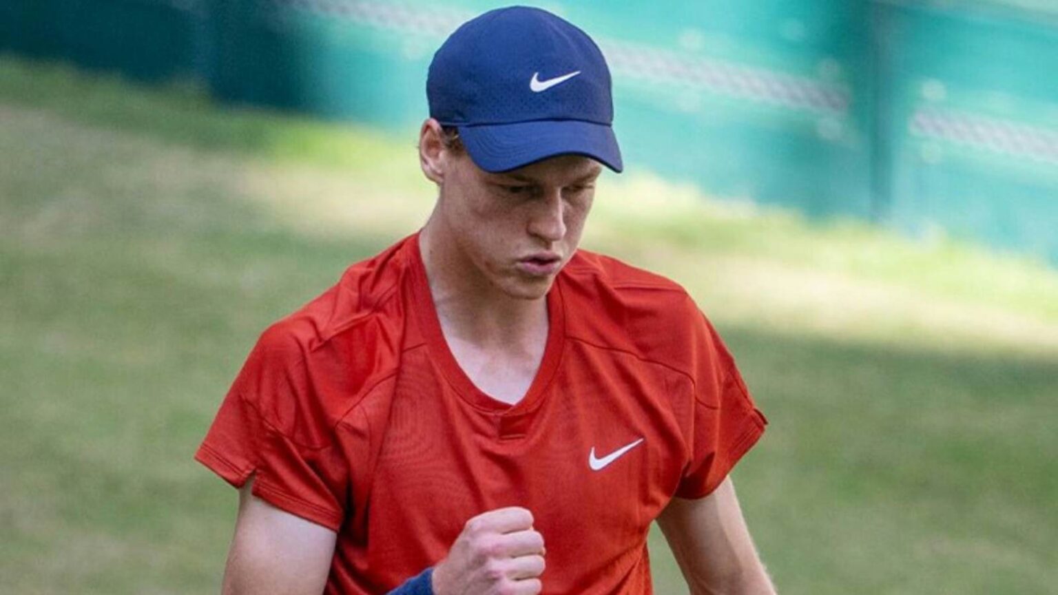 "Welcome back Roger Federer"- Jannik Sinner gets past Hubert Hurkacz in ...