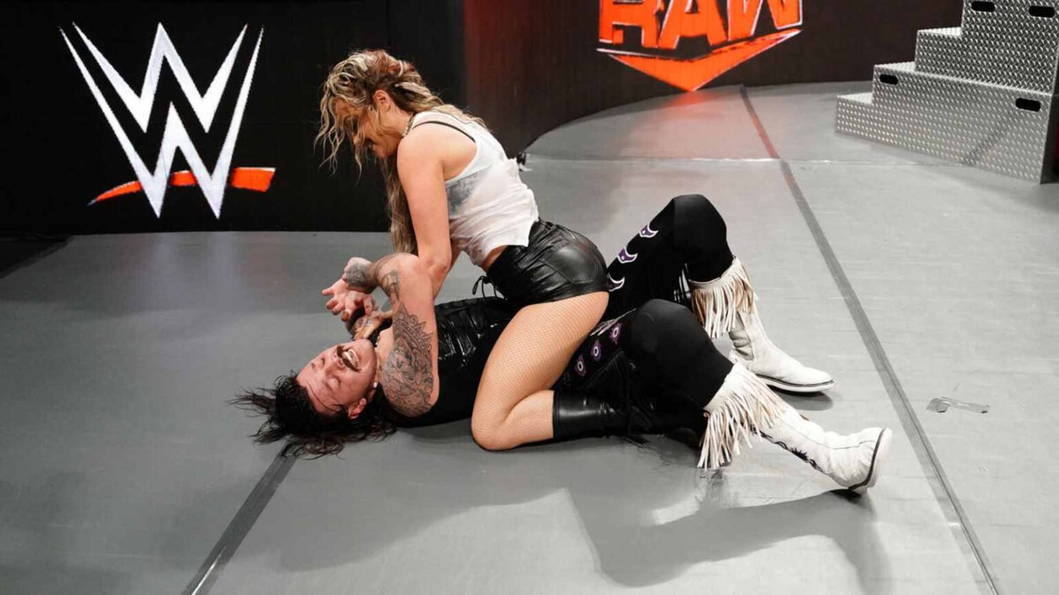 Ive Been Trying To Tell Yall For Months Rhea Ripleys Alleged Ex Calls Dominik Mysterio A