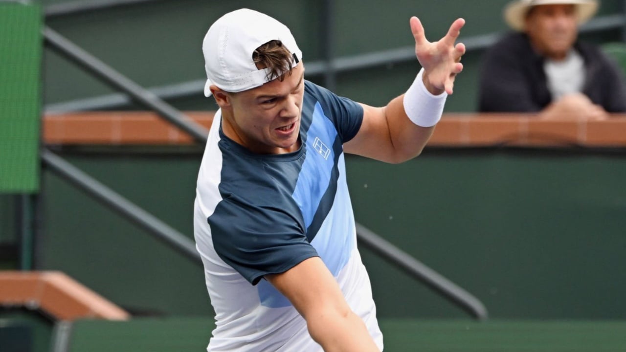 (Video) Holger Rune pulls off shot of the tournament with crazy tweener ...