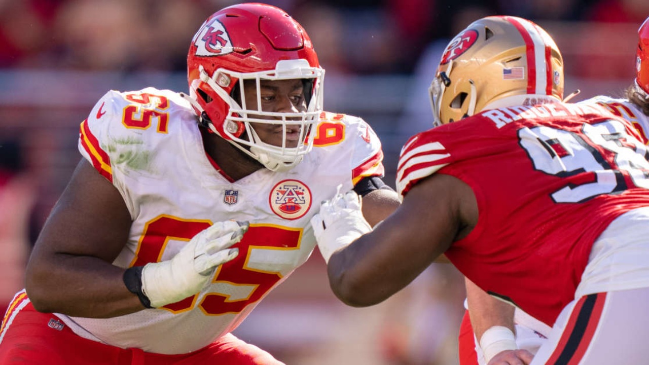 Trey Smith, who was franchise tagged, wants to continue with the Chiefs ...